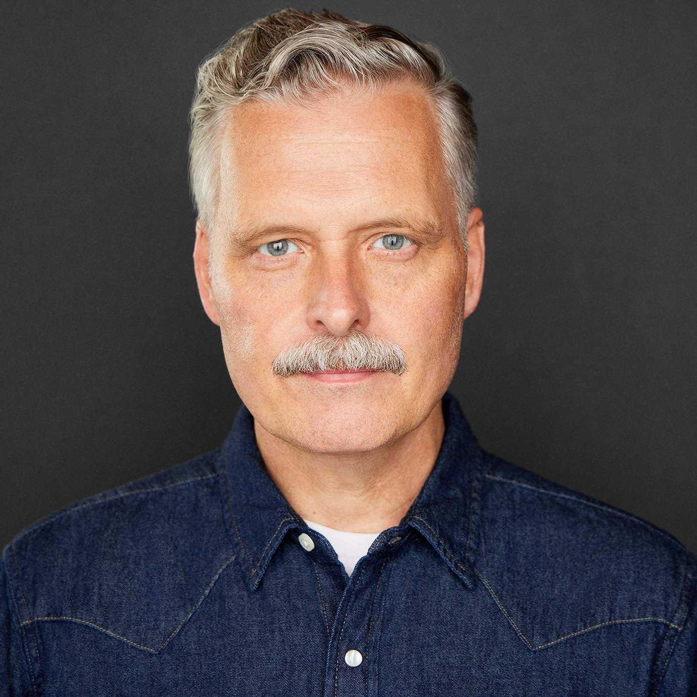 Chicago Headshot Photographer | Since 2013 | Mike Sansone Photography